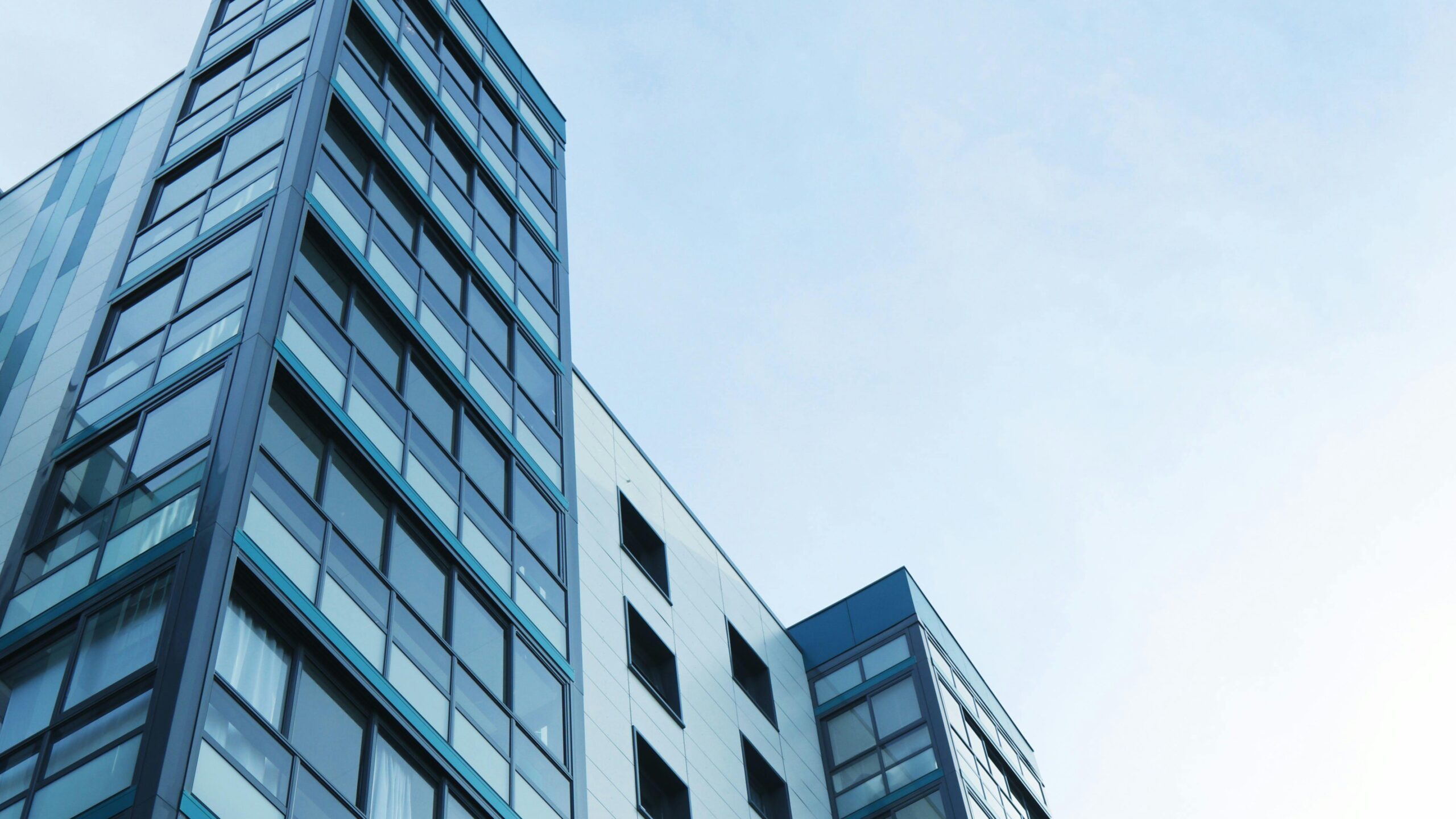 Intralot raised EUR 900mn through the issuance of senior secured bonds ...